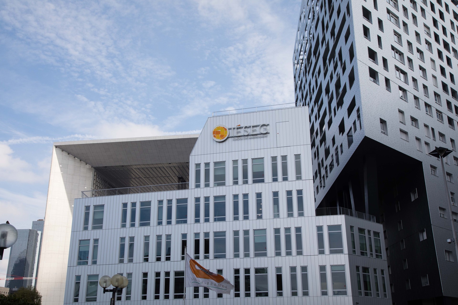 IÉSEG welcomes 15 new permanent professors and postdoctoral researchers ...