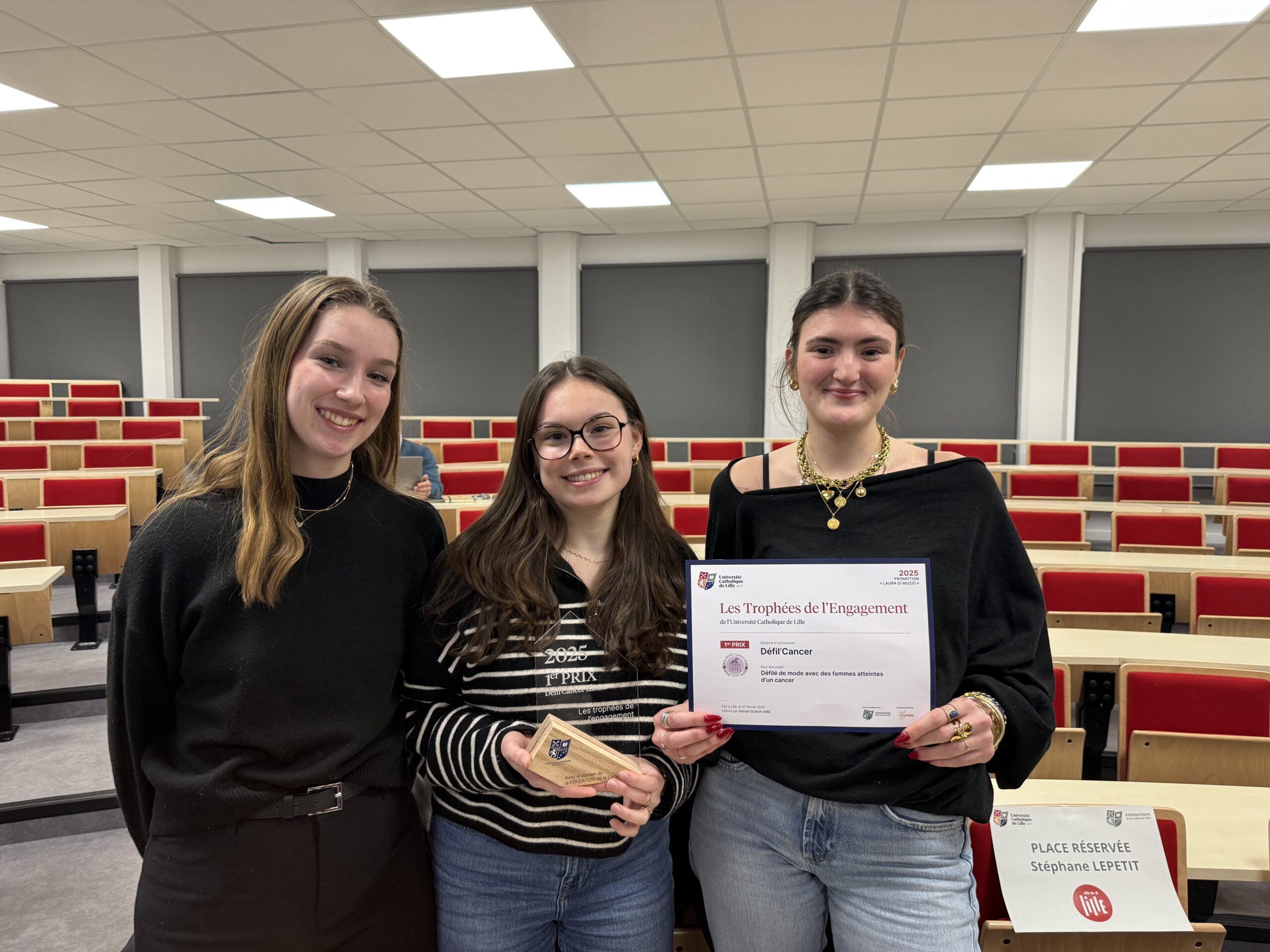 Défil'Cancer remporte les Trophées de l’Engagement 2025 - IÉSEG