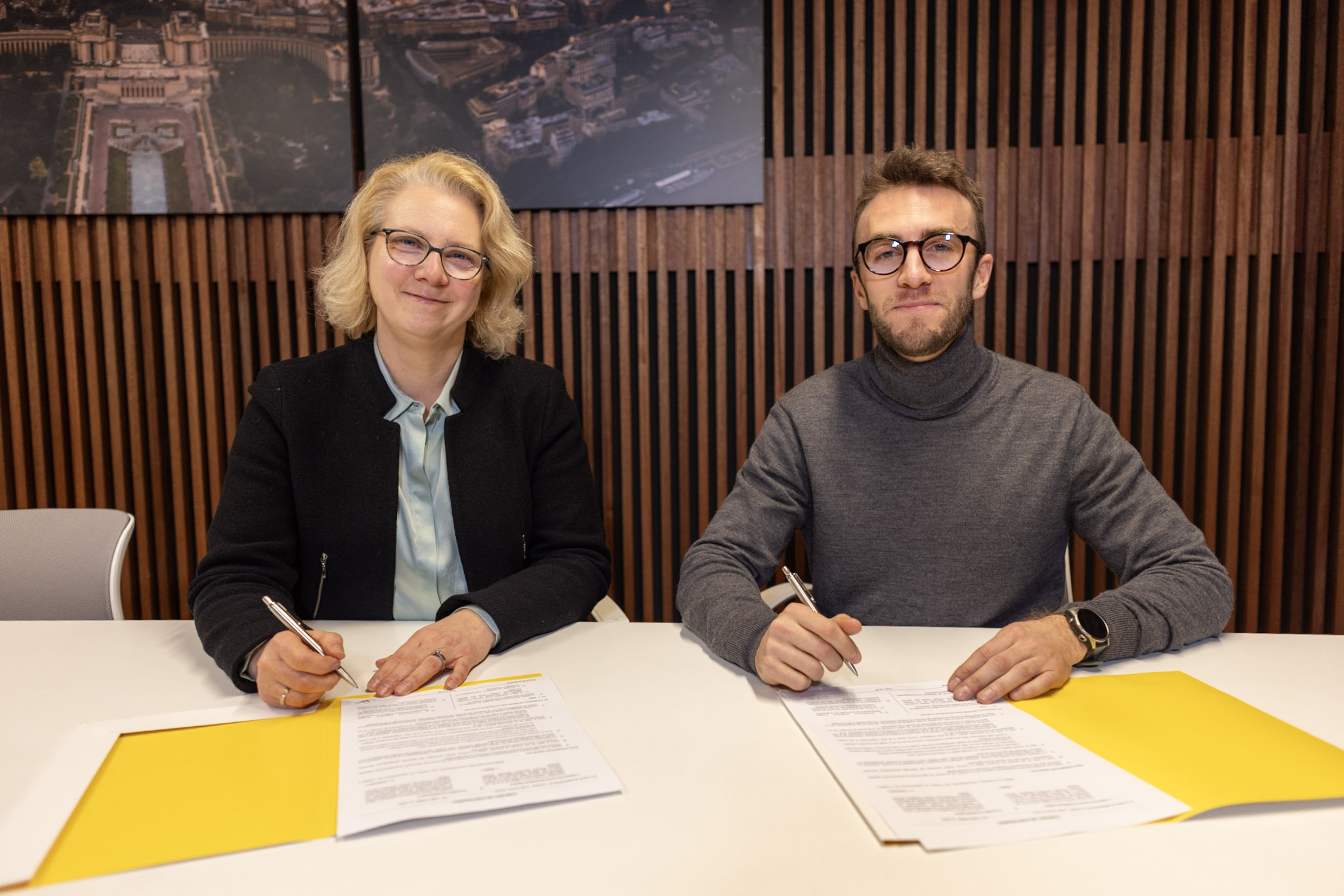 IÉSEG acquires stake in Compleducation for AI-driven teaching approach